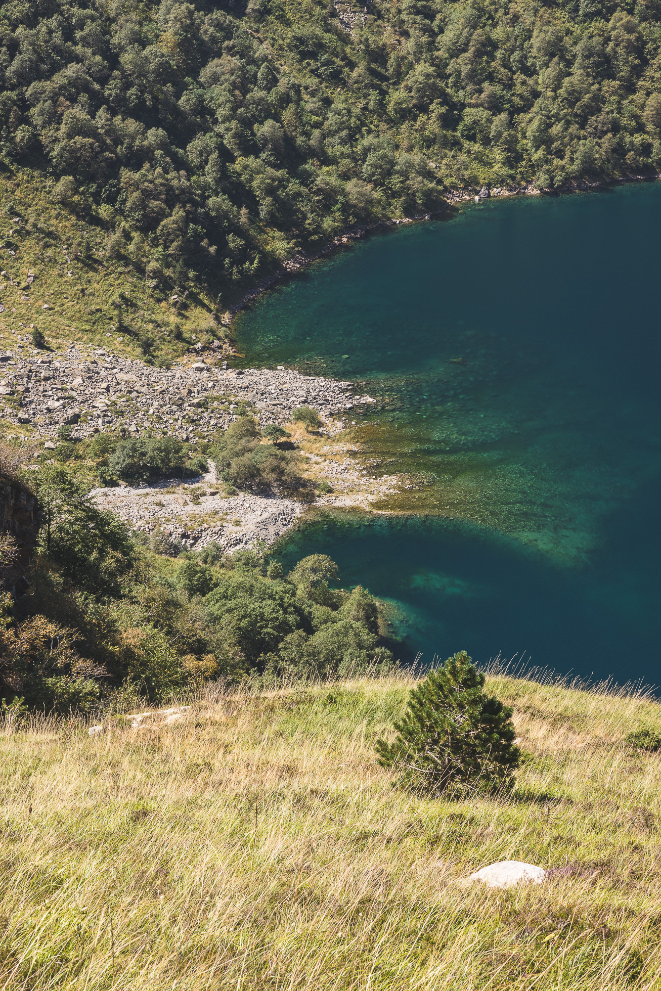 Randonnée au lac d'Oo et refuge d'Espingo - granges d'Astau